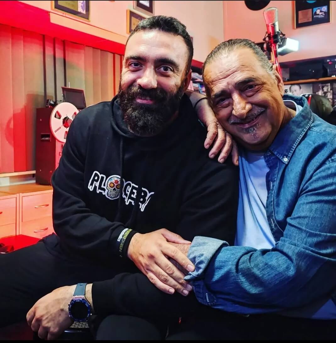 Βασίλης Καρράς: Επιστρέφει πιο δυνατός από ποτέ | Νέο τραγούδι & video ...